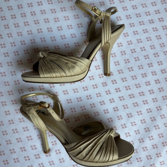 Mossimo Supply Co. | Shoes | Vintage Mossimo Golden Heels | Poshmark